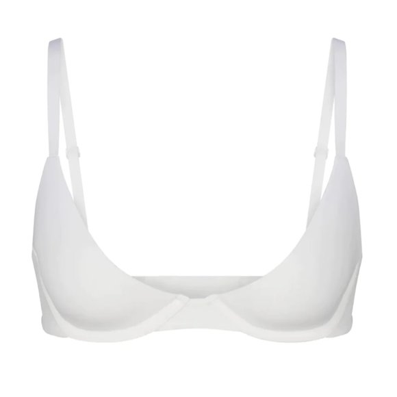 SKIMS | Intimates & Sleepwear | Skims Fits Everybody Plunge Bra In ...
